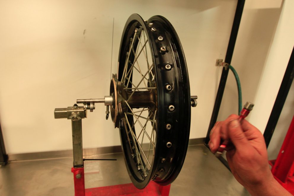 How to Pro: Lacing Wheels - Australasian Dirt Bike Magazine