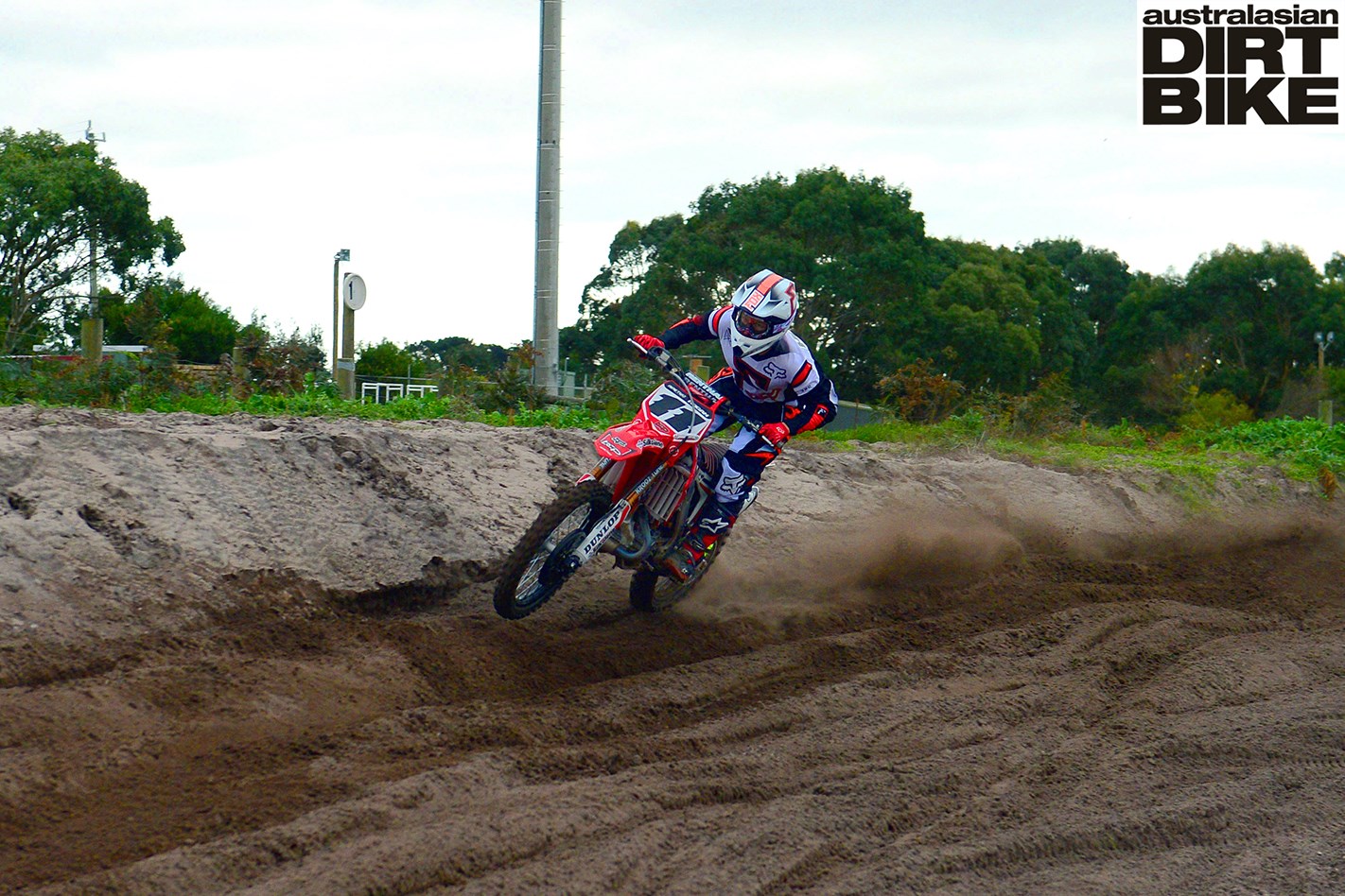 Standing through sand corners: How to (pro) - Australasian Dirt Bike ...