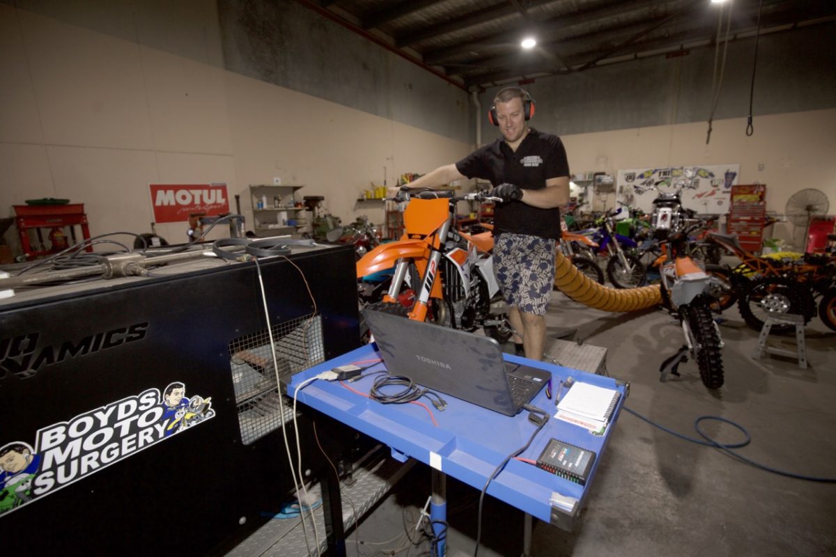 DYNO TEST || 2023 KTM 450 SX-F vs 300 SX - Australasian Dirt Bike Magazine