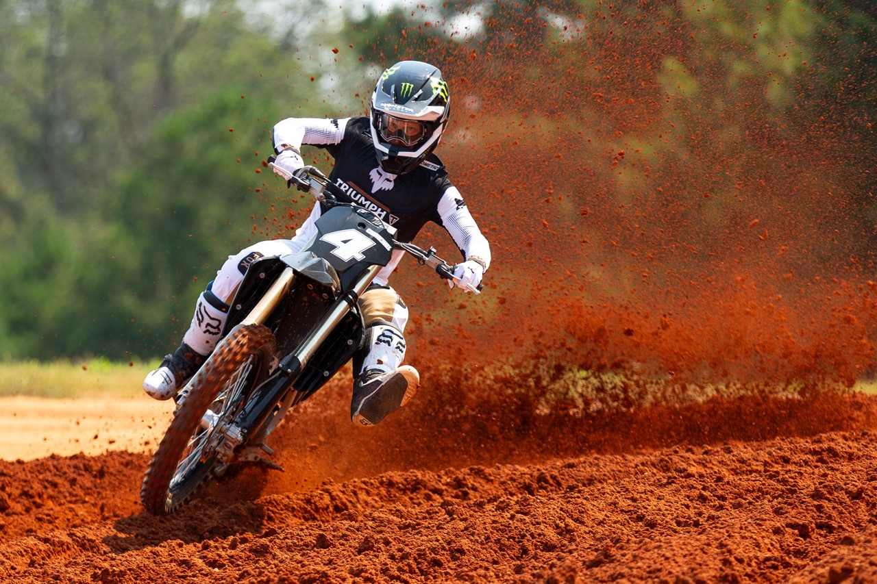 TRIUMPH MOTOCROSS BIKE REVEALED! - Australasian Dirt Bike Magazine