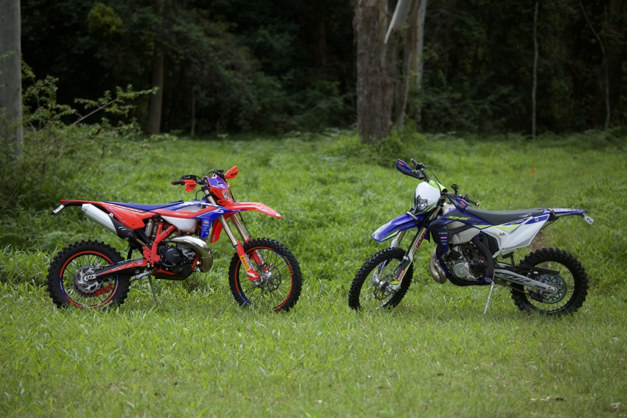 ENDURO COMPARO | BETA 300 RACING v SHERCO 300 SE FACTORY