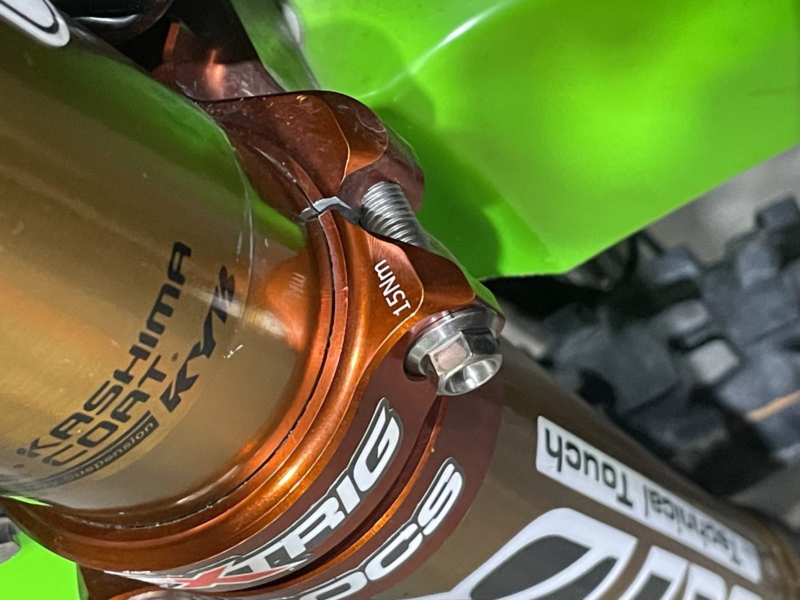 HOW TO | CORRECTLY TIGHTEN TRIPLE CLAMPS - Australasian Dirt Bike Magazine