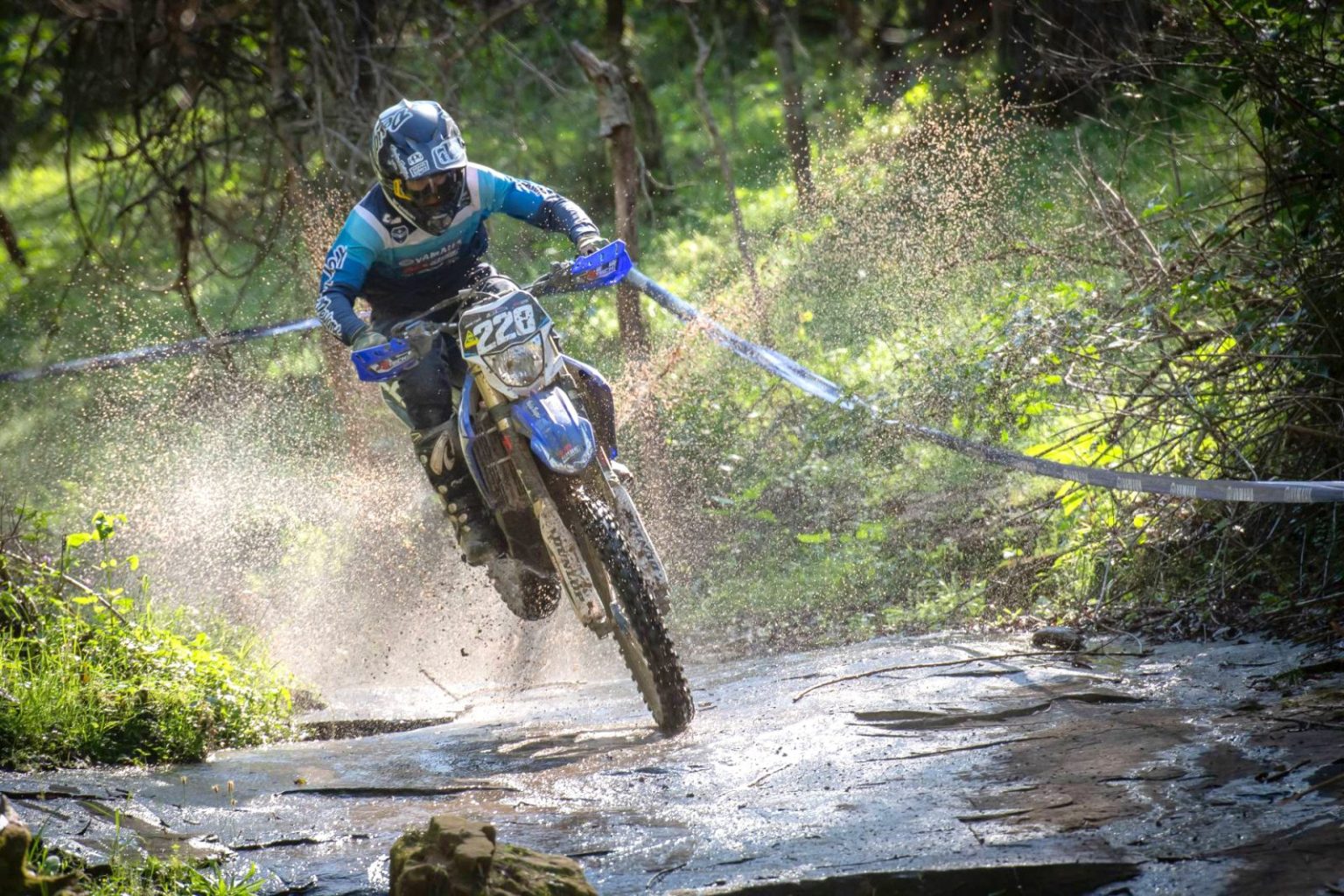 HOW TO RIDE | SLIPPERY CREEK BEDS - Australasian Dirt Bike Magazine