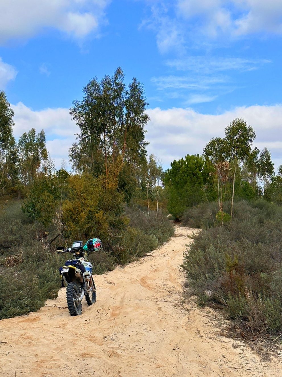 LYNDON POSKITT HUSKY 450 RALLY BUILD - Australasian Dirt Bike Magazine