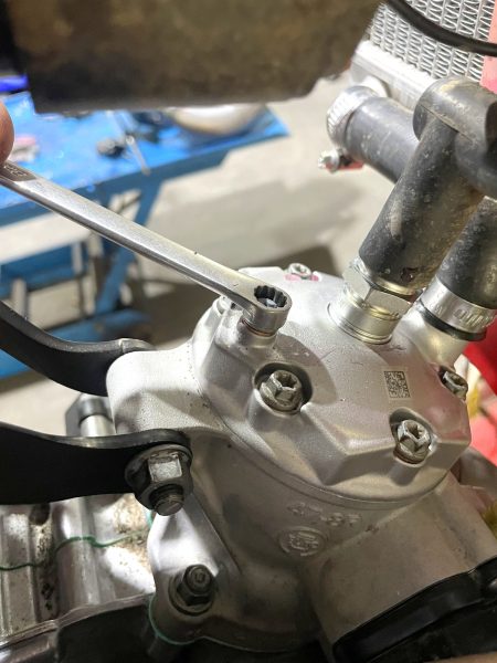 HOW TO TECH | BLEED KTM TWO-STROKE COOLANT - Australasian Dirt Bike ...