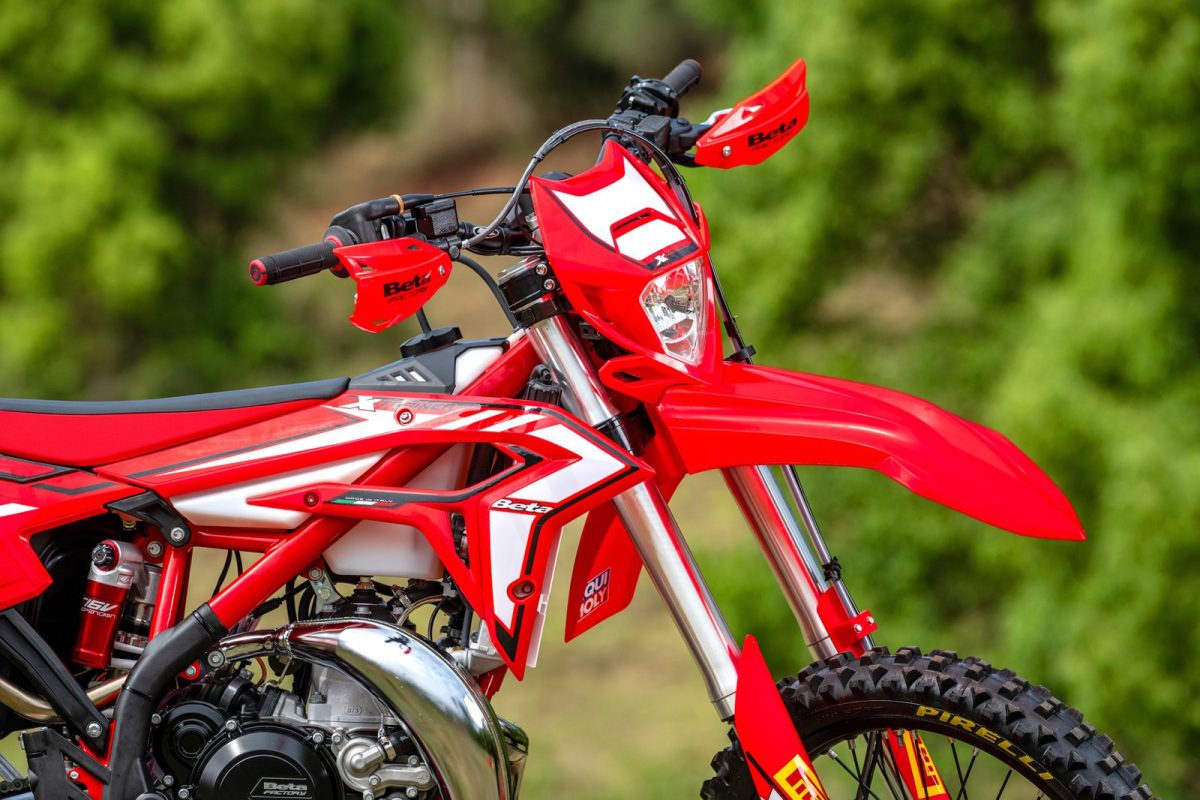 ENDURO COMPARISON | 2024 BETA X-TRAINER 250 V 300 - Australasian Dirt ...