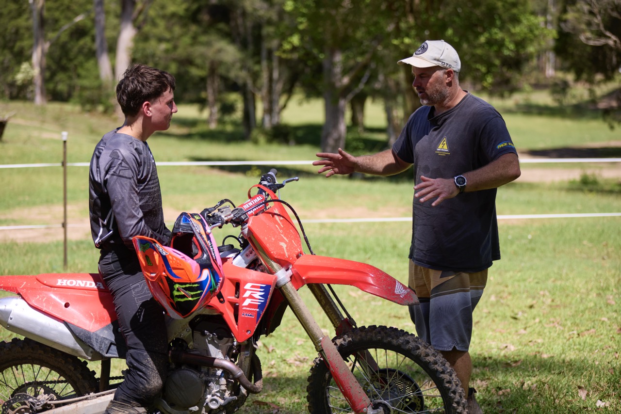 MOTOCROSS COMPARO | YZ250F V CRF250R V KX250 - Australasian Dirt Bike ...