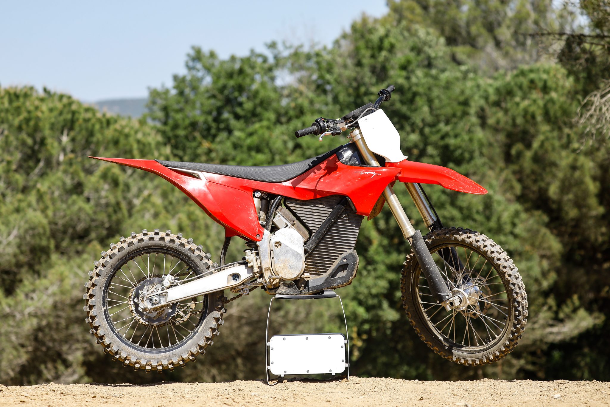 COMPARISON | YAMAHA YZ450F VS STARK VARG - Australasian Dirt Bike Magazine
