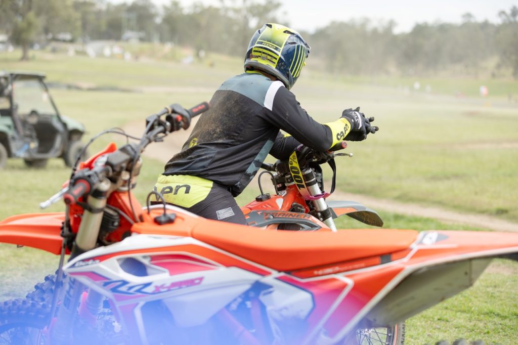 ENDURO COMPARO | BETA 200 X-PRO v BETA XTRAINER 300 - Australasian Dirt ...