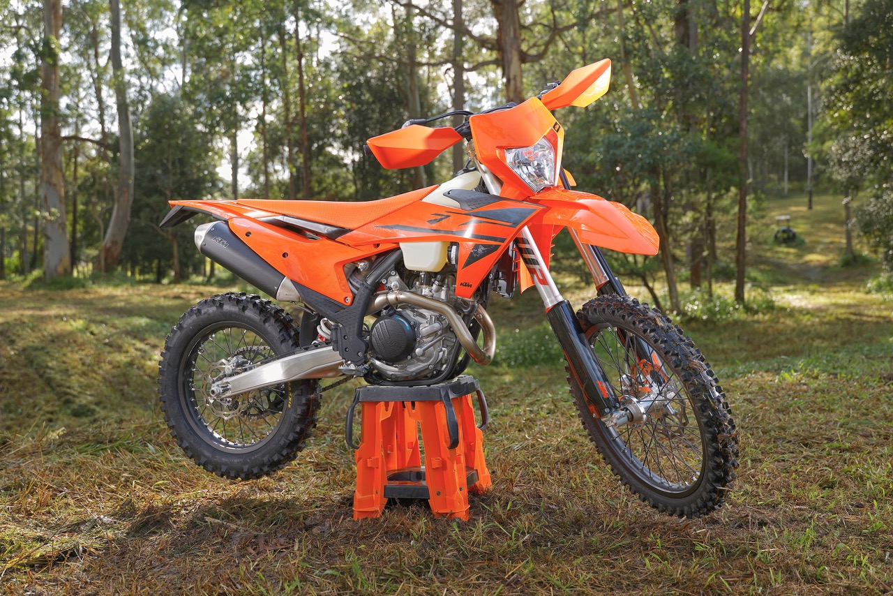 SHOOTOUT | 2025 450 ENDURO SHOOTOUT - Australasian Dirt Bike Magazine