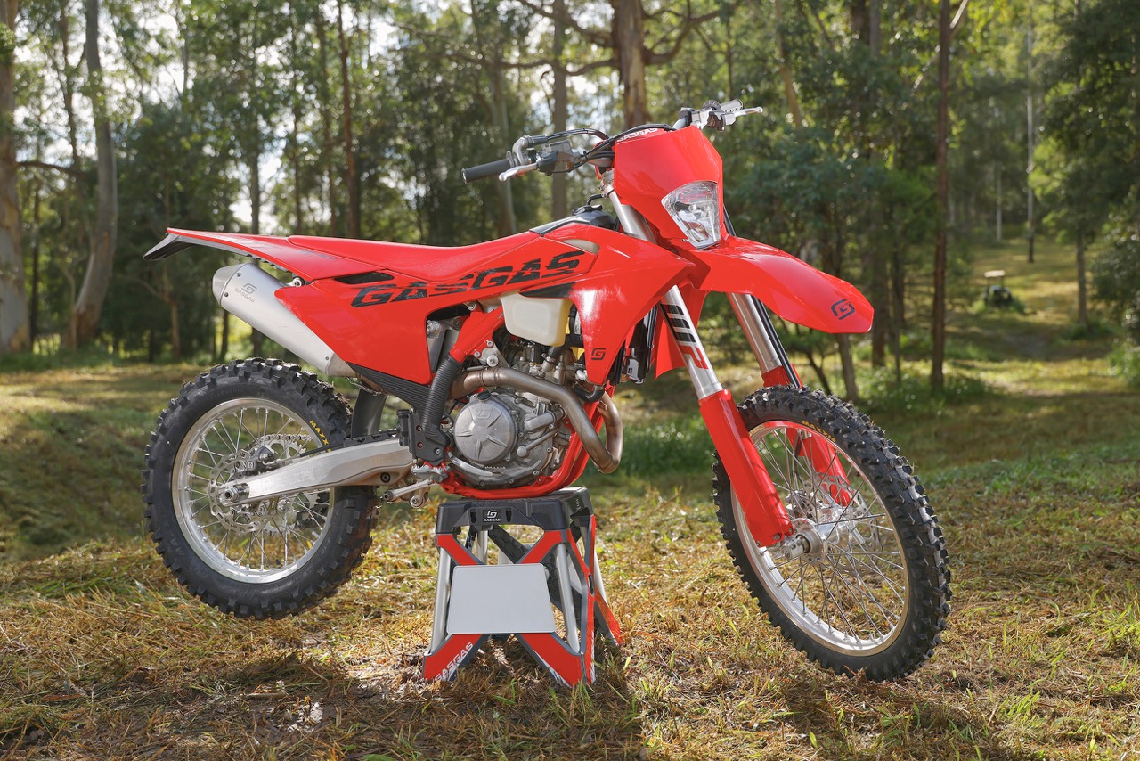 SHOOTOUT | 2025 450 ENDURO SHOOTOUT - Australasian Dirt Bike Magazine