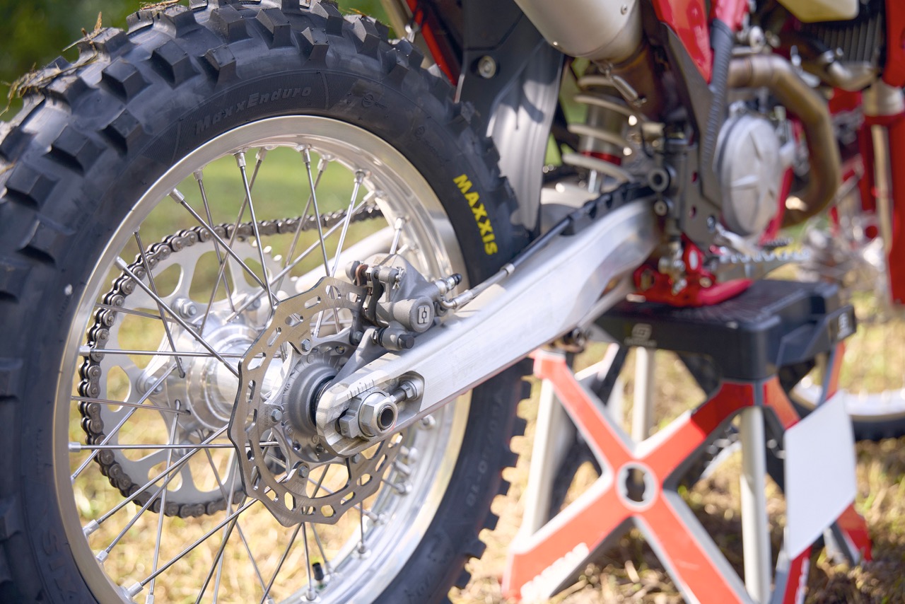 SHOOTOUT | 2025 450 ENDURO SHOOTOUT - Australasian Dirt Bike Magazine