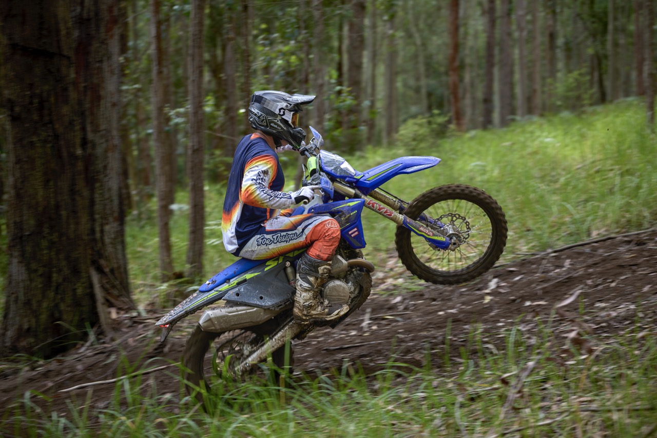 SHOOTOUT | 2025 450 ENDURO SHOOTOUT - Australasian Dirt Bike Magazine